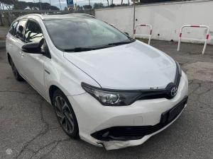 White Toyota Auris 2016 in Utena, with an engine capacity of 1.80 L and mileage of 370 thousand km for 6350 €, photo  on AUTOMOTO.COM.LV