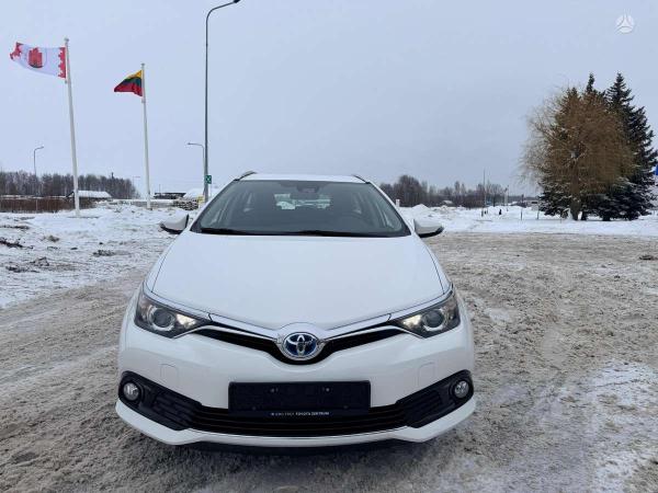 Balts Toyota Auris 2016 Panevēža, ar dzinēja tilpumu 1.80 L un nobraukumu 254 tūkst. km par 7999 €, foto 7 vietnē AUTOMOTO.COM.LV