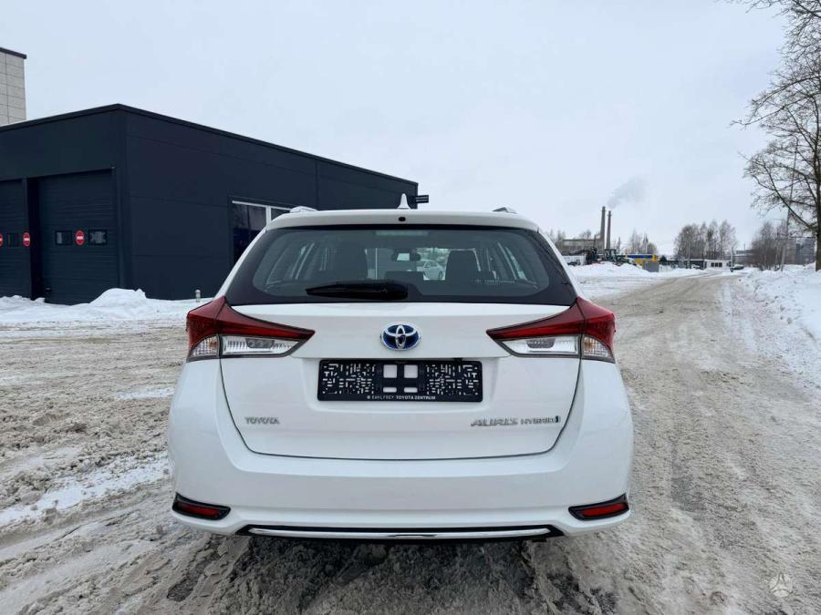 Balts Toyota Auris 2016 Panevēža, ar dzinēja tilpumu 1.80 L un nobraukumu 254 tūkst. km par 7999 €, foto 8 vietnē AUTOMOTO.COM.LV
