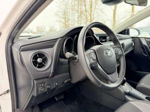 Balts Toyota Auris 2016 Panevēža, ar dzinēja tilpumu 1.80 L un nobraukumu 254 tūkst. km par 7999 €, foto 13 vietnē AUTOMOTO.COM.LV