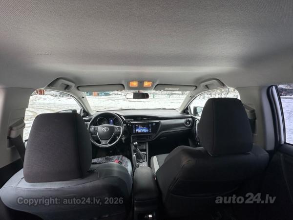 Balts Toyota Auris 2016 Tallina, ar dzinēja tilpumu 1.60 L un nobraukumu 150 tūkst. km par 8900 €, foto 8 vietnē AUTOMOTO.COM.LV