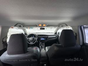 White Toyota Auris 2016 in Tallinn, with an engine capacity of 1.60 L and mileage of 150 thousand km for 8900 €, photo 8 on AUTOMOTO.COM.LV