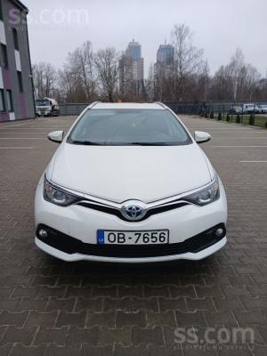 Balts Toyota Auris 2016 Rīga, ar dzinēja tilpumu 1.80 L un nobraukumu 350 tūkst. km par 7500 €, foto 4 vietnē AUTOMOTO.COM.LV