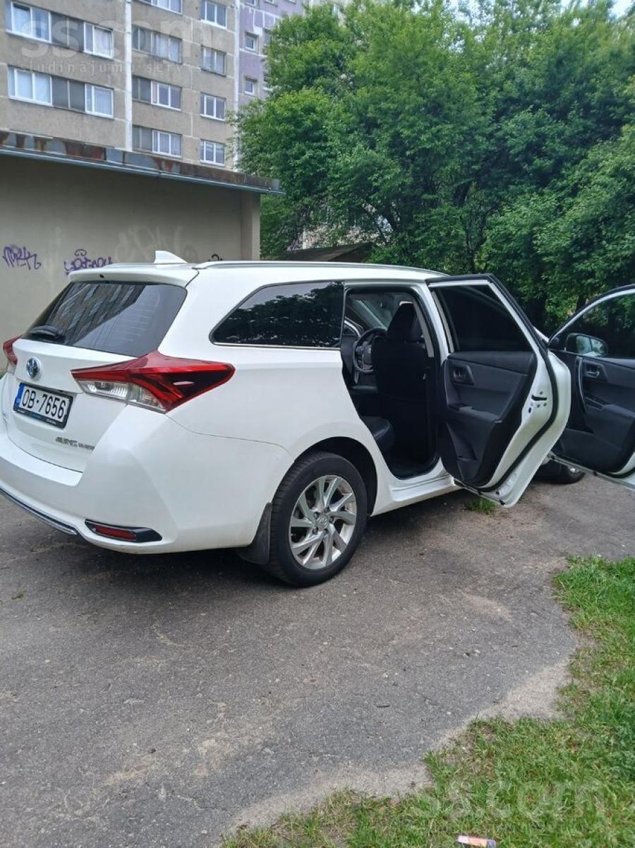 Balts Toyota Auris 2016 Rīga, ar dzinēja tilpumu 1.80 L un nobraukumu 350 tūkst. km par 7500 €, foto 7 vietnē AUTOMOTO.COM.LV