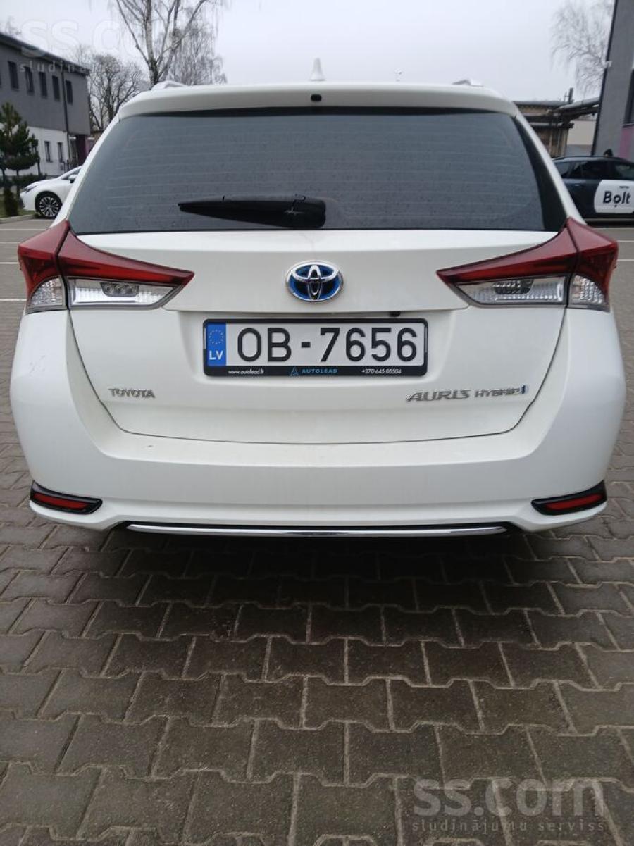 Balts Toyota Auris 2016 Rīga, ar dzinēja tilpumu 1.80 L un nobraukumu 350 tūkst. km par 7500 €, foto 8 vietnē AUTOMOTO.COM.LV