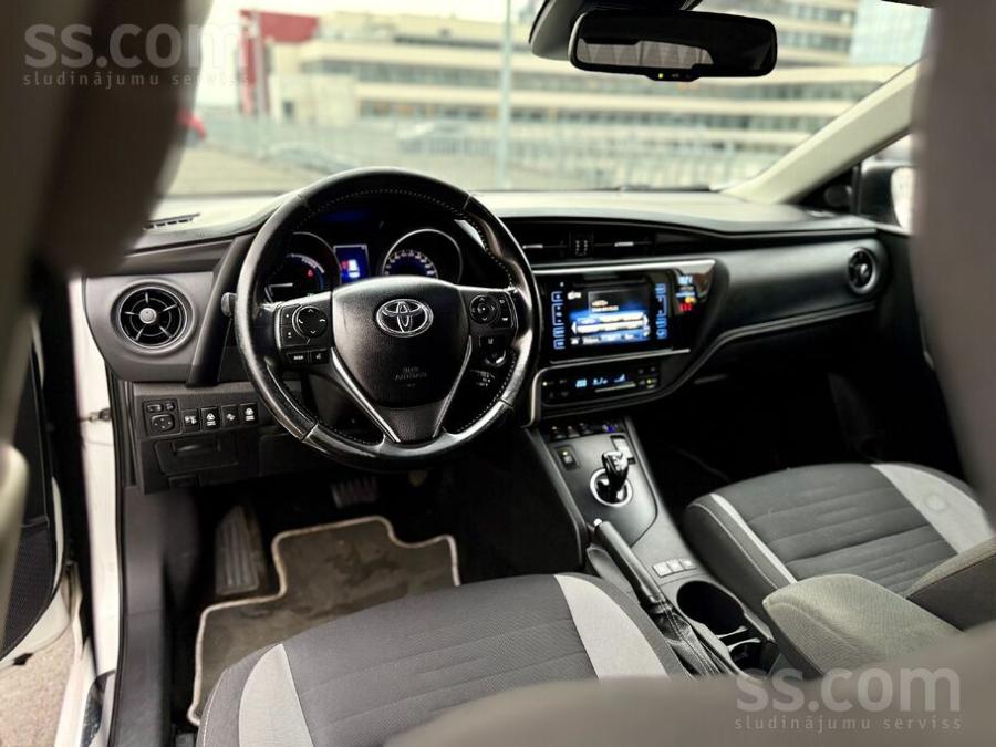 Balts Toyota Auris 2016 Rīga, ar dzinēja tilpumu 1.80 L un nobraukumu 201 tūkst. km par 8100 €, foto 8 vietnē AUTOMOTO.COM.LV