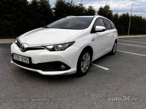 Balts Toyota Auris 2016 Tallina, ar dzinēja tilpumu 1.80 L un nobraukumu 349 tūkst. km par 7500 €, foto  vietnē AUTOMOTO.COM.LV
