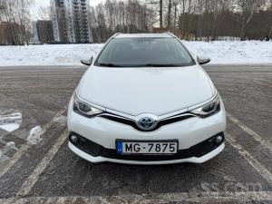 Balts Toyota Auris 2016 Rīga, ar dzinēja tilpumu 1.80 L un nobraukumu 119 tūkst. km par 10500 €, foto 3 vietnē AUTOMOTO.COM.LV