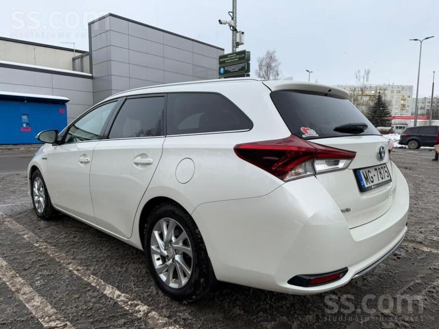 Balts Toyota Auris 2016 Rīga, ar dzinēja tilpumu 1.80 L un nobraukumu 119 tūkst. km par 10500 €, foto 7 vietnē AUTOMOTO.COM.LV