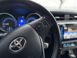 White Toyota Auris 2016 in Riga, with an engine capacity of 1.60 L and mileage of 300 thousand km for 6600 €, photo 18 on AUTOMOTO.COM.LV