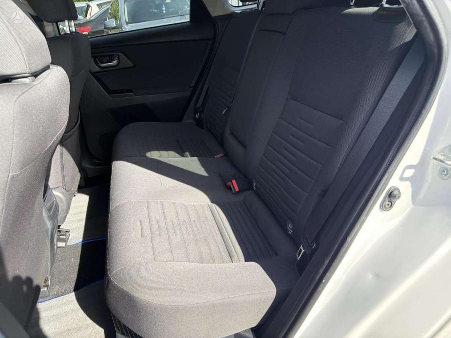 Белый Тойота Аурис 2016 в Утена, объемом двигателя 1.80 л и пробегом 250 тыс. км за 7890 €, фото 8 на AUTOMOTO.COM.LV