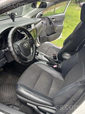 Balts Toyota Auris 2016 Rīga, ar dzinēja tilpumu 1.80 L un nobraukumu 345 tūkst. km par 7500 €, foto 9 vietnē AUTOMOTO.COM.LV