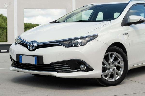 Balts Toyota Auris 2016 Viļņa, ar dzinēja tilpumu 1.80 L un nobraukumu 133 tūkst. km par 11600 €, foto 10 vietnē AUTOMOTO.COM.LV