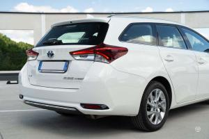 White Toyota Auris 2016 in Vilnius, with an engine capacity of 1.80 L and mileage of 133 thousand km for 11600 €, photo 12 on AUTOMOTO.COM.LV