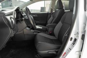 White Toyota Auris 2016 in Vilnius, with an engine capacity of 1.80 L and mileage of 133 thousand km for 11600 €, photo 17 on AUTOMOTO.COM.LV