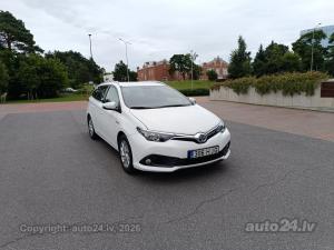 White Toyota Auris 2016 in Tallinn, with an engine capacity of 1.80 L and mileage of 480 thousand km for 6490 €, photo  on AUTOMOTO.COM.LV