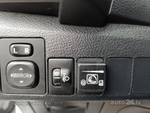 White Toyota Auris 2016 in Tallinn, with an engine capacity of 1.80 L and mileage of 480 thousand km for 6490 €, photo 12 on AUTOMOTO.COM.LV
