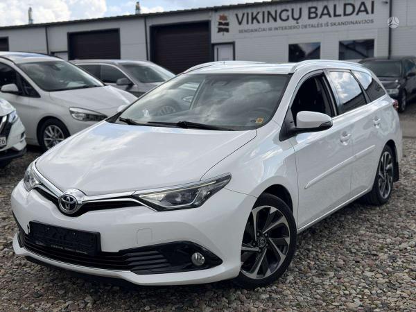 Balts Toyota Auris 2016 Utena, ar dzinēja tilpumu 1.20 L un nobraukumu 260 tūkst. km par 4990 €, foto 3 vietnē AUTOMOTO.COM.LV