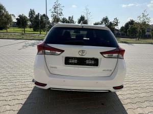 White Toyota Auris 2016 in Siauliai, with an engine capacity of 1.60 L and mileage of 300 thousand km for 6500 €, photo 7 on AUTOMOTO.COM.LV