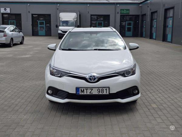 Balts Toyota Auris 2016 Viļņa, ar dzinēja tilpumu 1.80 L un nobraukumu 350 tūkst. km par 7900 €, foto 8 vietnē AUTOMOTO.COM.LV