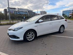 White Toyota Auris 2016 in Radviliskis, with an engine capacity of 1.80 L and mileage of 297 thousand km for 8200 €, photo 3 on AUTOMOTO.COM.LV