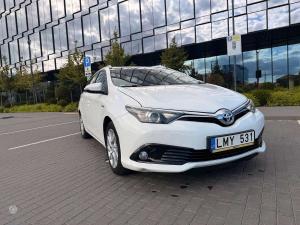 White Toyota Auris 2016 in Radviliskis, with an engine capacity of 1.80 L and mileage of 297 thousand km for 8200 €, photo 4 on AUTOMOTO.COM.LV