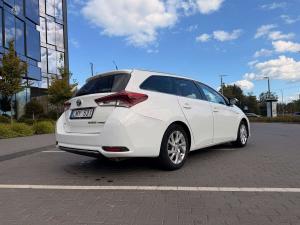 White Toyota Auris 2016 in Radviliskis, with an engine capacity of 1.80 L and mileage of 297 thousand km for 8200 €, photo 7 on AUTOMOTO.COM.LV