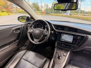 White Toyota Auris 2016 in Radviliskis, with an engine capacity of 1.80 L and mileage of 297 thousand km for 8200 €, photo 12 on AUTOMOTO.COM.LV