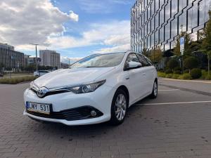 Balts Toyota Auris 2016 Radviliškis, ar dzinēja tilpumu 1.80 L un nobraukumu 297 tūkst. km par 8200 €, foto  vietnē AUTOMOTO.COM.LV