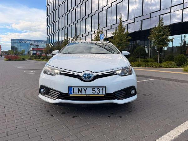 Balts Toyota Auris 2016 Radviliškis, ar dzinēja tilpumu 1.80 L un nobraukumu 297 tūkst. km par 8200 €, foto 5 vietnē AUTOMOTO.COM.LV