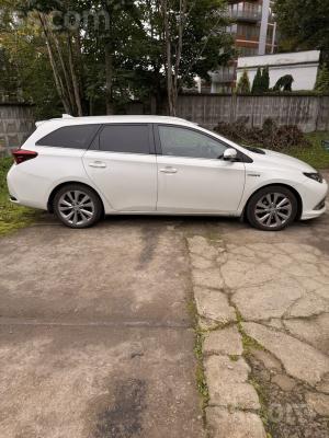 Balts Toyota Auris 2016 Rīga, ar dzinēja tilpumu 1.80 L un nobraukumu 179 tūkst. km par 9900 €, foto 4 vietnē AUTOMOTO.COM.LV