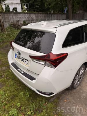 Balts Toyota Auris 2016 Rīga, ar dzinēja tilpumu 1.80 L un nobraukumu 179 tūkst. km par 9900 €, foto 5 vietnē AUTOMOTO.COM.LV