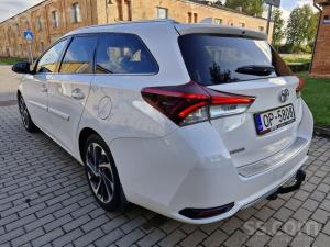 White Toyota Auris 2016 in Daugavpils, with an engine capacity of 1.20 L and mileage of 145 thousand km for 7450 €, photo 8 on AUTOMOTO.COM.LV