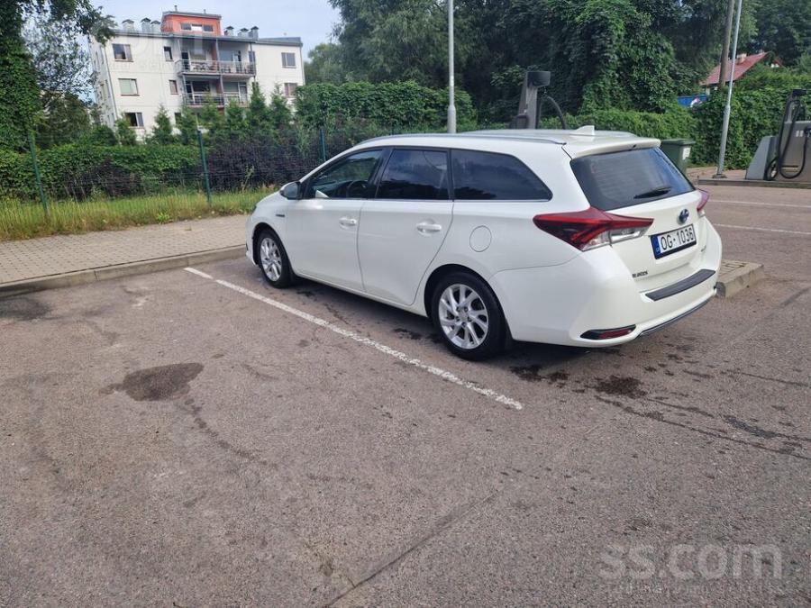 Balts Toyota Auris 2017 Rīga, ar dzinēja tilpumu 1.80 L un nobraukumu 109 tūkst. km par 14450 €, foto 6 vietnē AUTOMOTO.COM.LV