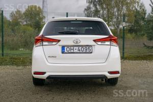 Balts Toyota Auris 2017 Rīga, ar dzinēja tilpumu 1.40 L un nobraukumu 304 tūkst. km par 7690 €, foto 5 vietnē AUTOMOTO.COM.LV