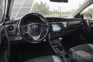 Balts Toyota Auris 2017 Rīga, ar dzinēja tilpumu 1.40 L un nobraukumu 304 tūkst. km par 7690 €, foto 7 vietnē AUTOMOTO.COM.LV