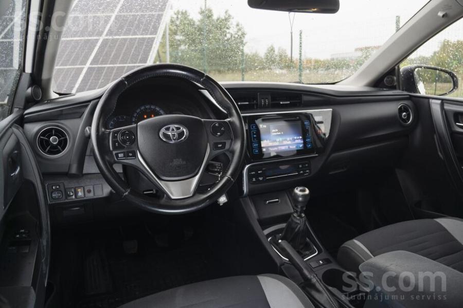 Balts Toyota Auris 2017 Rīga, ar dzinēja tilpumu 1.40 L un nobraukumu 304 tūkst. km par 7690 €, foto 7 vietnē AUTOMOTO.COM.LV