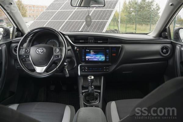 White Toyota Auris 2017 in Riga, with an engine capacity of 1.40 L and mileage of 304 thousand km for 7690 €, photo 10 on AUTOMOTO.COM.LV