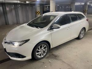 White Toyota Auris 2017 in Klaipeda, with an engine capacity of 1.80 L and mileage of 231 thousand km for 10095 €, photo 2 on AUTOMOTO.COM.LV