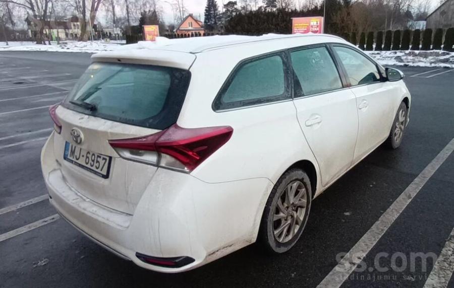 Balts Toyota Auris 2017 Tukums, ar dzinēja tilpumu 1.60 L un nobraukumu 173 tūkst. km par 10200 €, foto 2 vietnē AUTOMOTO.COM.LV