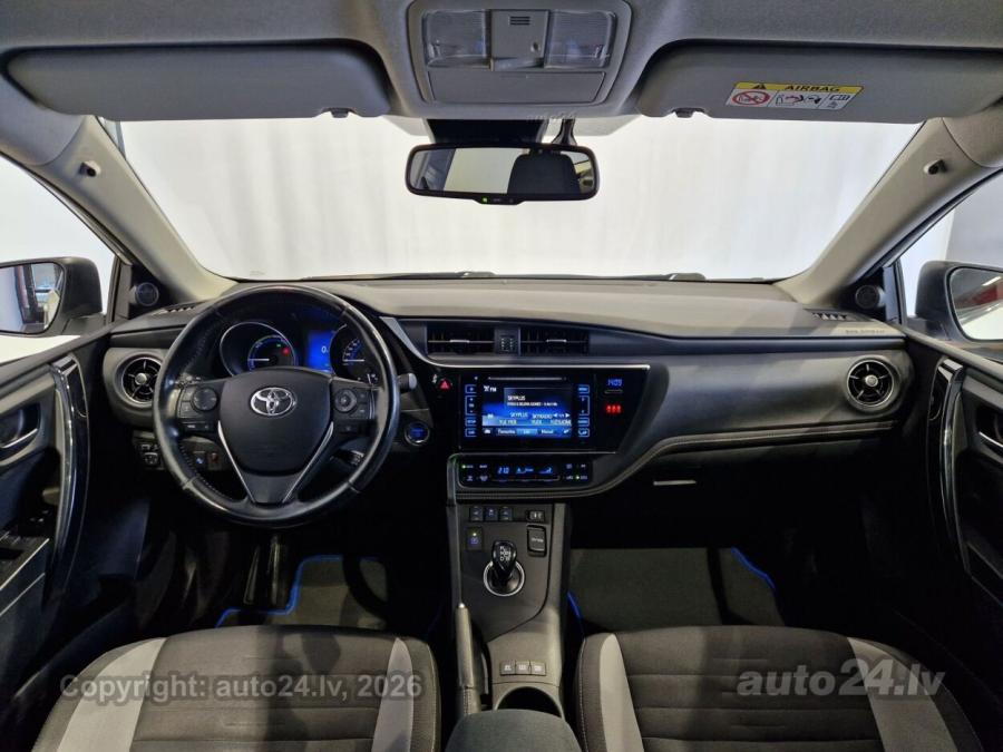 Balts Toyota Auris 2017 Tallina, ar dzinēja tilpumu 1.80 L un nobraukumu 154 tūkst. km par 11990 €, foto 8 vietnē AUTOMOTO.COM.LV