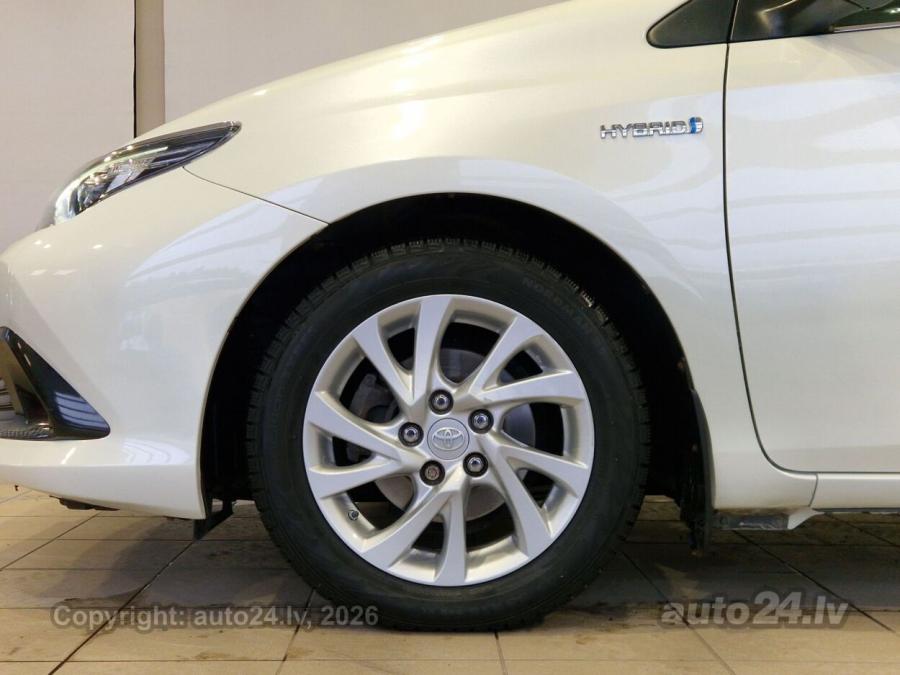 Balts Toyota Auris 2017 Tallina, ar dzinēja tilpumu 1.80 L un nobraukumu 154 tūkst. km par 11990 €, foto 15 vietnē AUTOMOTO.COM.LV