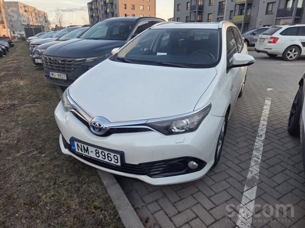 Balts Toyota Auris 2017 Rīga, ar dzinēja tilpumu 1.80 L un nobraukumu 125 tūkst. km par 12200 €, foto 1 vietnē AUTOMOTO.COM.LV