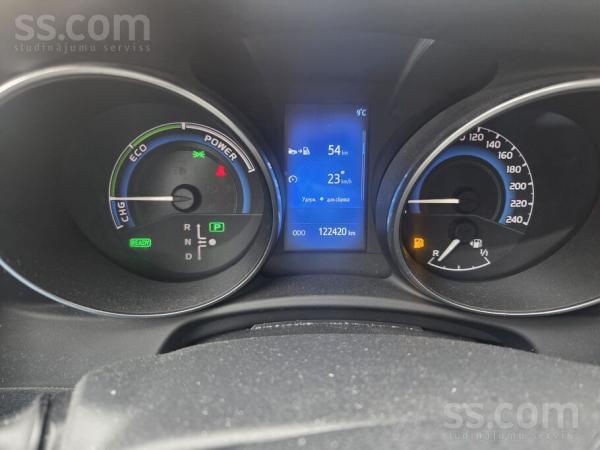 Balts Toyota Auris 2017 Rīga, ar dzinēja tilpumu 1.80 L un nobraukumu 125 tūkst. km par 12200 €, foto 4 vietnē AUTOMOTO.COM.LV