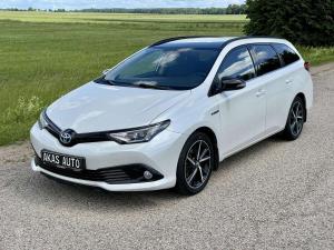 Balts Toyota Auris 2017 Vilkaviškis, ar dzinēja tilpumu 1.80 L un nobraukumu 242 tūkst. km par 10700 €, foto  vietnē AUTOMOTO.COM.LV