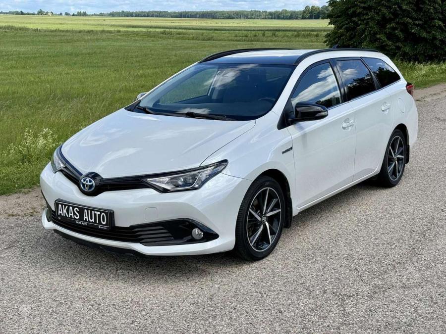 Balts Toyota Auris 2017 Vilkaviškis, ar dzinēja tilpumu 1.80 L un nobraukumu 242 tūkst. km par 10700 €, foto 1 vietnē AUTOMOTO.COM.LV