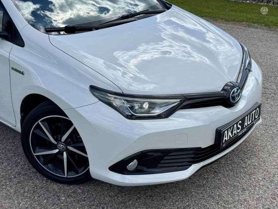 Balts Toyota Auris 2017 Vilkaviškis, ar dzinēja tilpumu 1.80 L un nobraukumu 242 tūkst. km par 10700 €, foto 8 vietnē AUTOMOTO.COM.LV