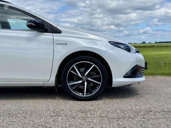 Balts Toyota Auris 2017 Vilkaviškis, ar dzinēja tilpumu 1.80 L un nobraukumu 242 tūkst. km par 10700 €, foto 8 vietnē AUTOMOTO.COM.LV