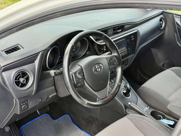 Balts Toyota Auris 2017 Vilkaviškis, ar dzinēja tilpumu 1.80 L un nobraukumu 242 tūkst. km par 10700 €, foto 10 vietnē AUTOMOTO.COM.LV