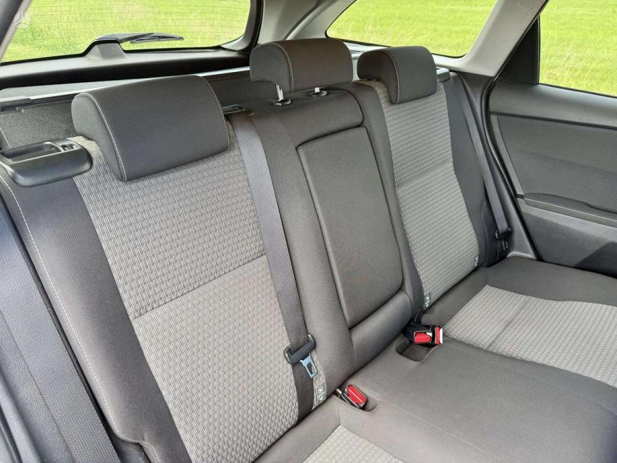Balts Toyota Auris 2017 Vilkaviškis, ar dzinēja tilpumu 1.80 L un nobraukumu 242 tūkst. km par 10700 €, foto 20 vietnē AUTOMOTO.COM.LV